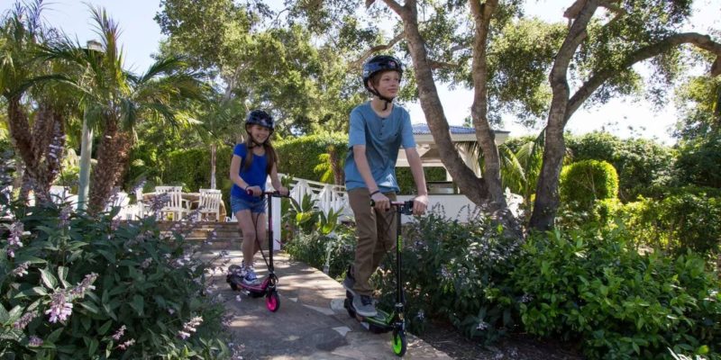 Razor Electric Scooter E90 Pink 16KM/HR - Toys 4 You