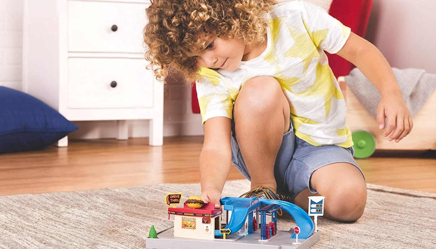 Driven Pocket Series Dine & Drive Pit Stop Pocket Playset - Toys 4 You