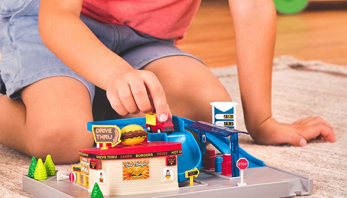 Driven Pocket Series Dine & Drive Pit Stop Pocket Playset - Toys 4 You