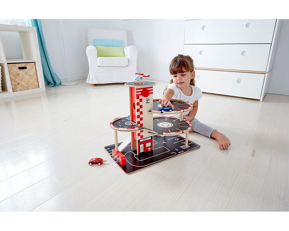Hape - Park & Go Garage - E3002 - Toys 4 You