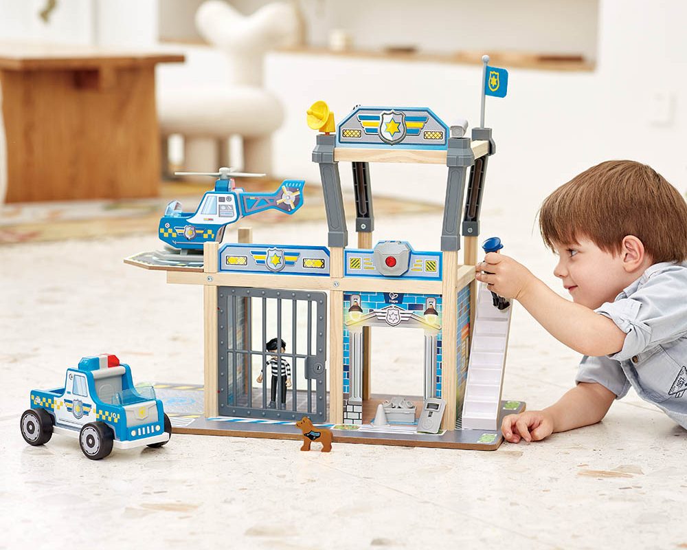 Hape - Metro Police Dept Playset - E3050 - Toys 4 You