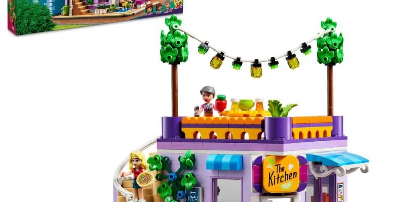 LEGO Friends Heartlake City Community Kitchen (695 Pieces) - Toys 4 You