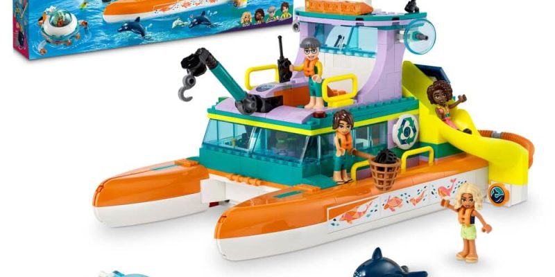 LEGO Friends Sea Rescue Boat (717 Pieces) - Toys 4 You