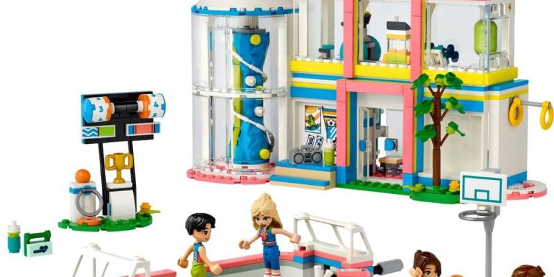 LEGO Friends Sports Center (832 Pieces) - Toys 4 You